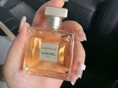 What is Perfume Sillage? (Explained for Beginners) – FragranceAdvice